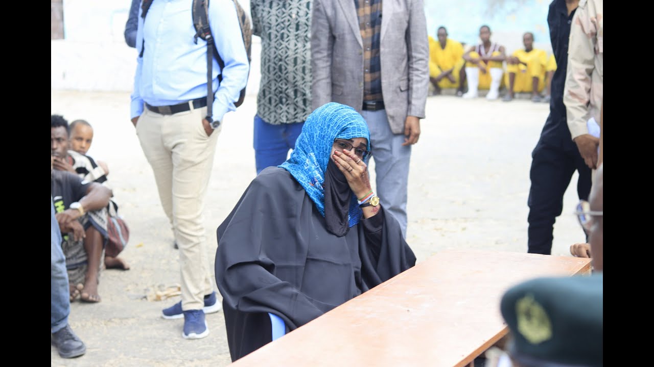 Cadaalad daro !Gabar kala dooratay guur, geeri & Xabsi & muqaalo sir ah ...