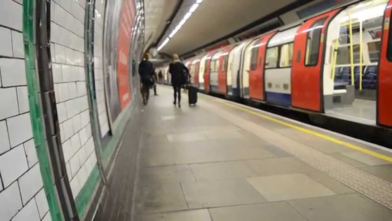 Northern Line Train Terminates AT Tooting Broadway - YouTube