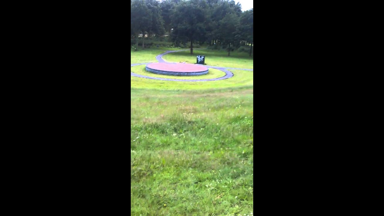 een Downie op een fiets - YouTube