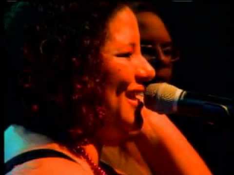 Samba de Saia - É assim