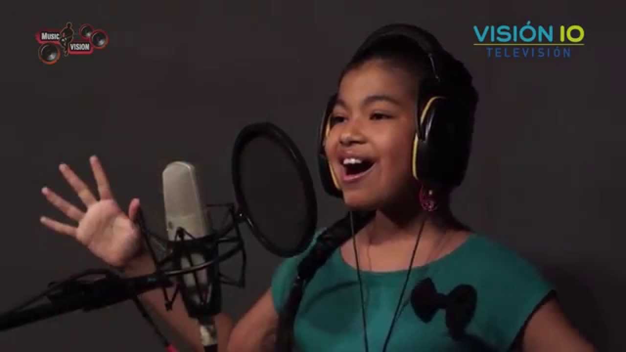 Alexa Rodríguez - Pienso en ti - YouTube