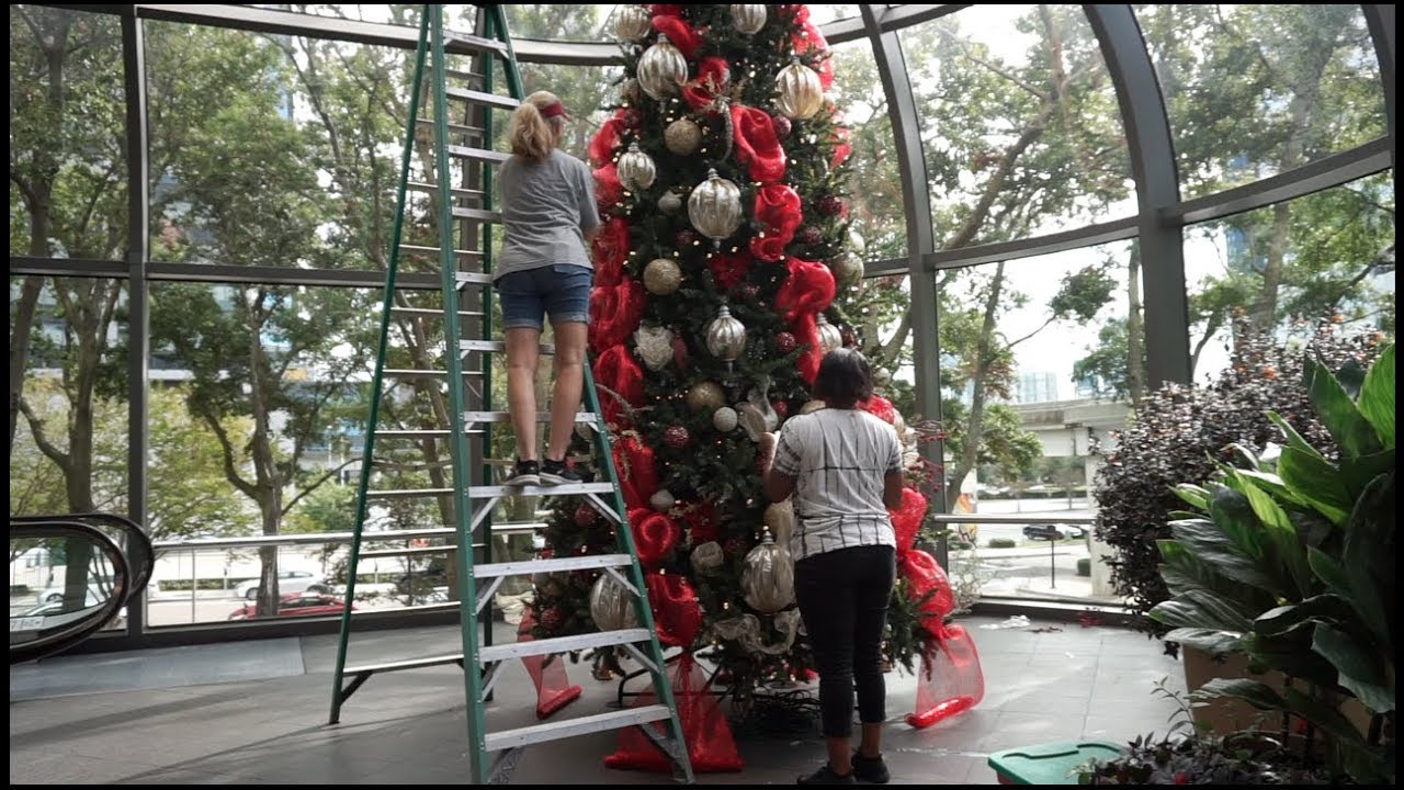 Decorating An 18FT Christmas Tree | NeesieDoesiT - YouTube