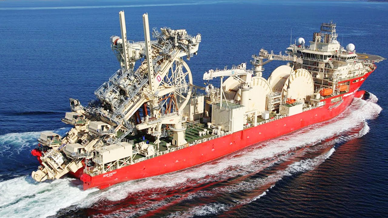 HUGE Pipe Layering Ships In The World. - YouTube