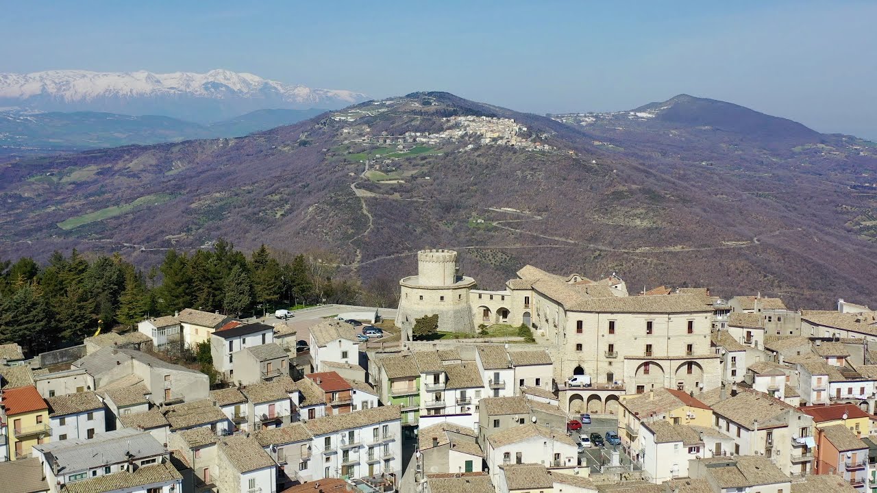 IL BORGO MEDIEVALE DI PALMOLI - YouTube