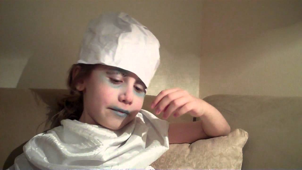 A little Girl is acting : SO Funny - YouTube