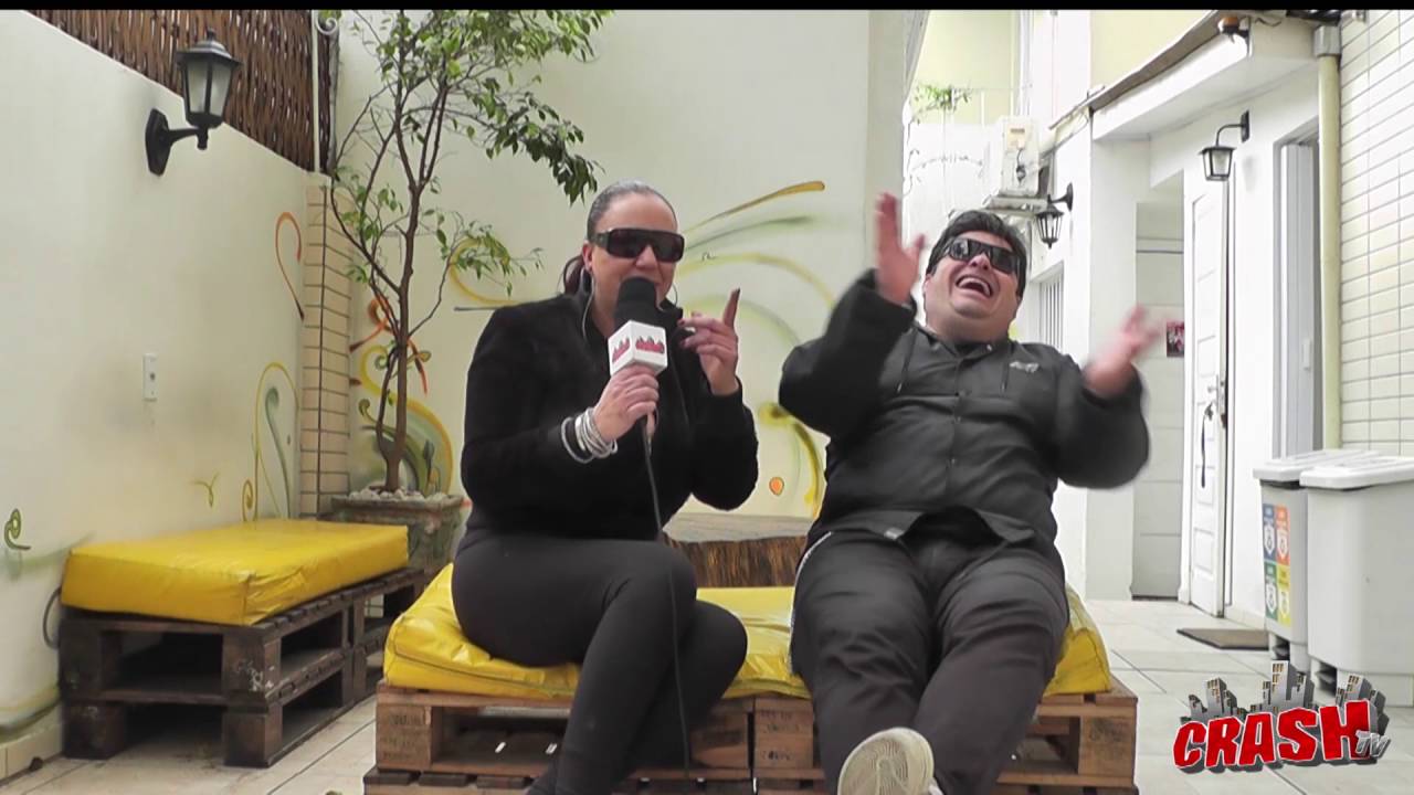 Duda Calvin da banda Tequila Baby no Crash TV - YouTube