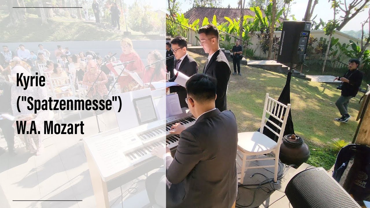 Kyrie (Missa Brevis K.220 "Spatzenmesse") - W.A. Mozart - YouTube