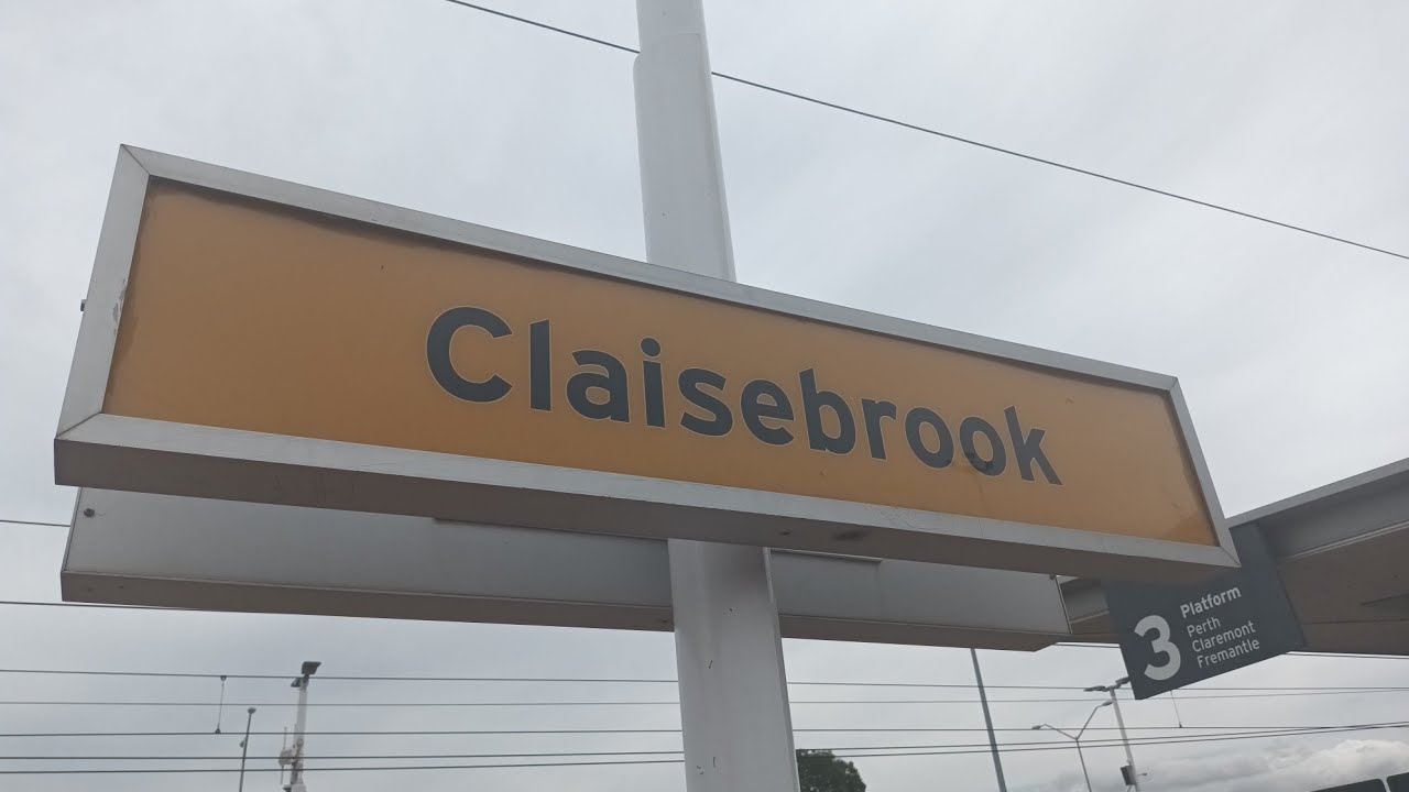 Transperth ARM A-Train entering and leaving Claisebrook Station - YouTube