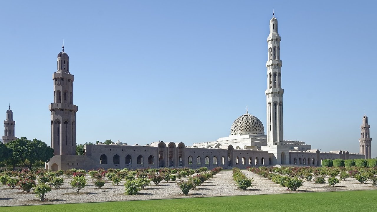 Go Asia - Grande Moschea del Sultano Qaboos, la moschea principale dell ...