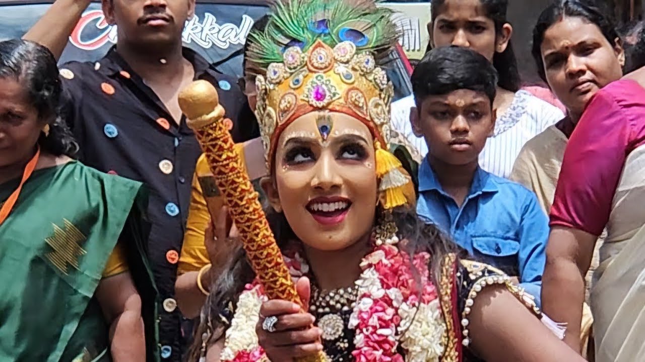 ഉറിയടി ഗുരുവായൂർ 😍 Janmashtami celebration At Guruvayur Temple west ...