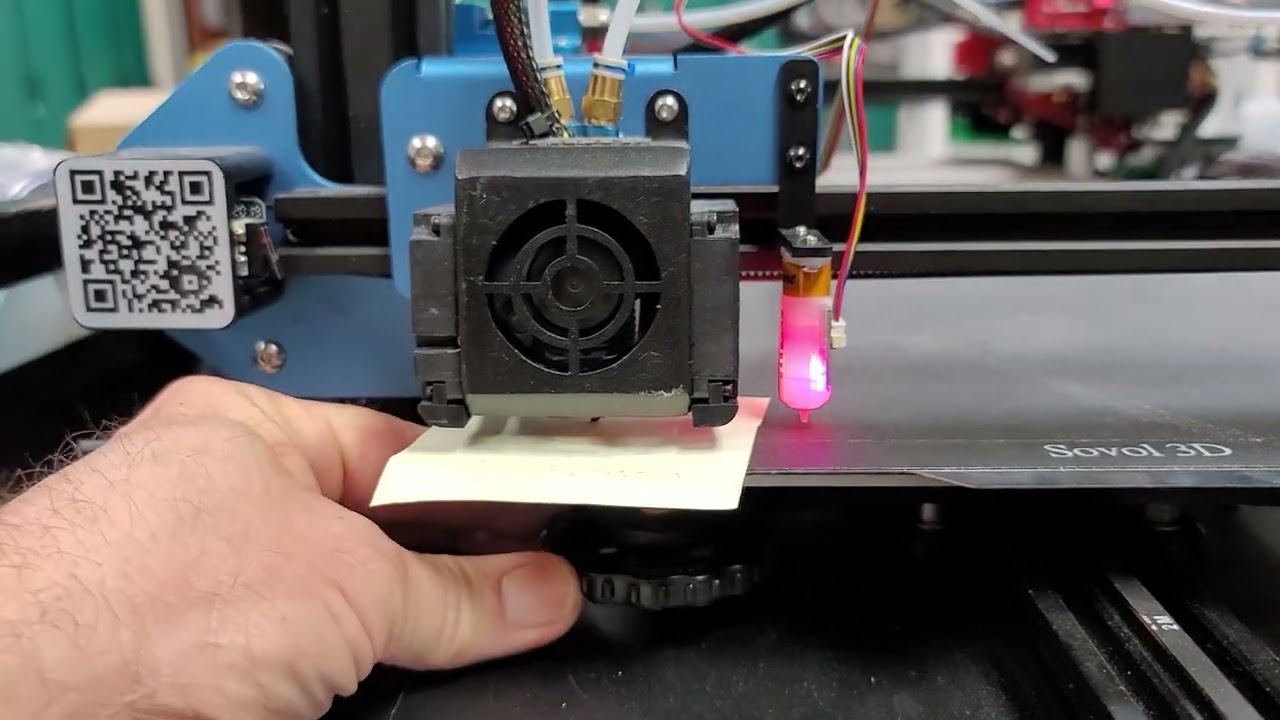 SOVOL SV02 bed leveling problem demonstrated. - YouTube