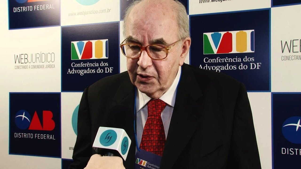 Professor Dr. Arruda Alvim comenta o papel do advogado - YouTube