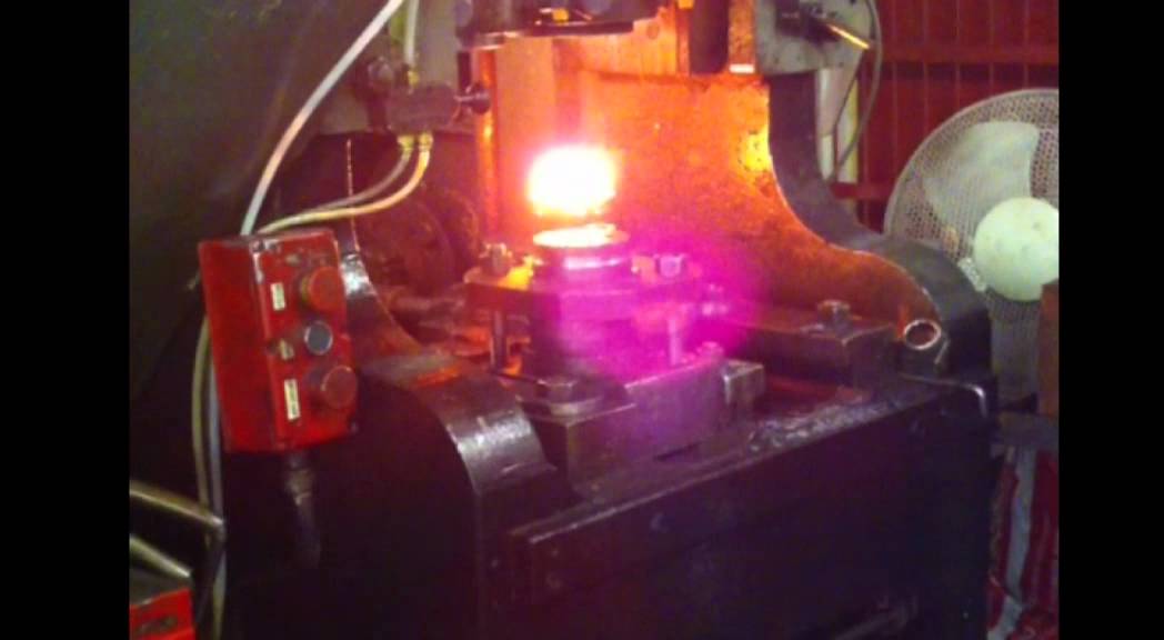 Hot Forging M33 Hexagon Bolt Heads - YouTube
