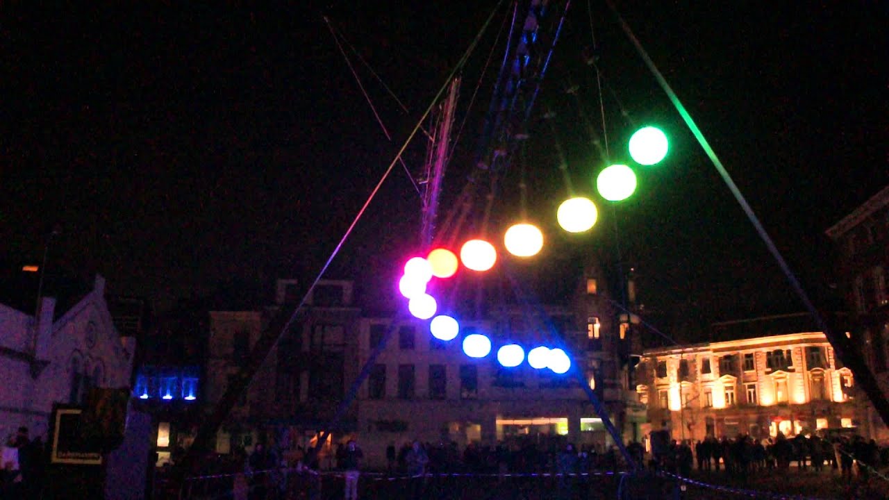 Ghent Light Festival 2015 - 42 - Ivo Schoofs - Large Pendulum Wave - YouTube