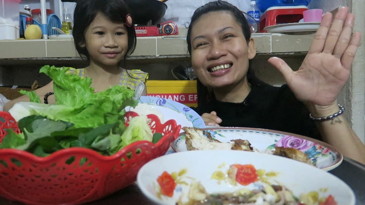 Red fish fried Eating ...