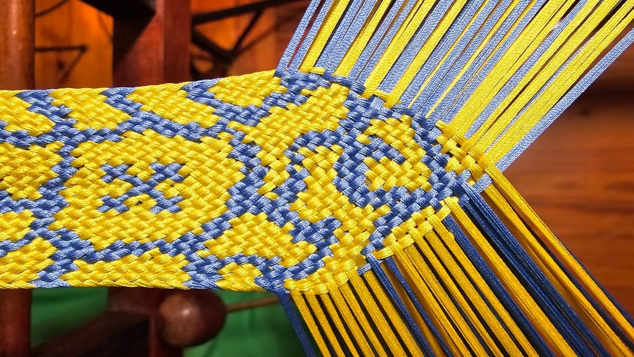Kumihimo - Takadai Braiding Stream - 149- Gold and Lapis - YouTube