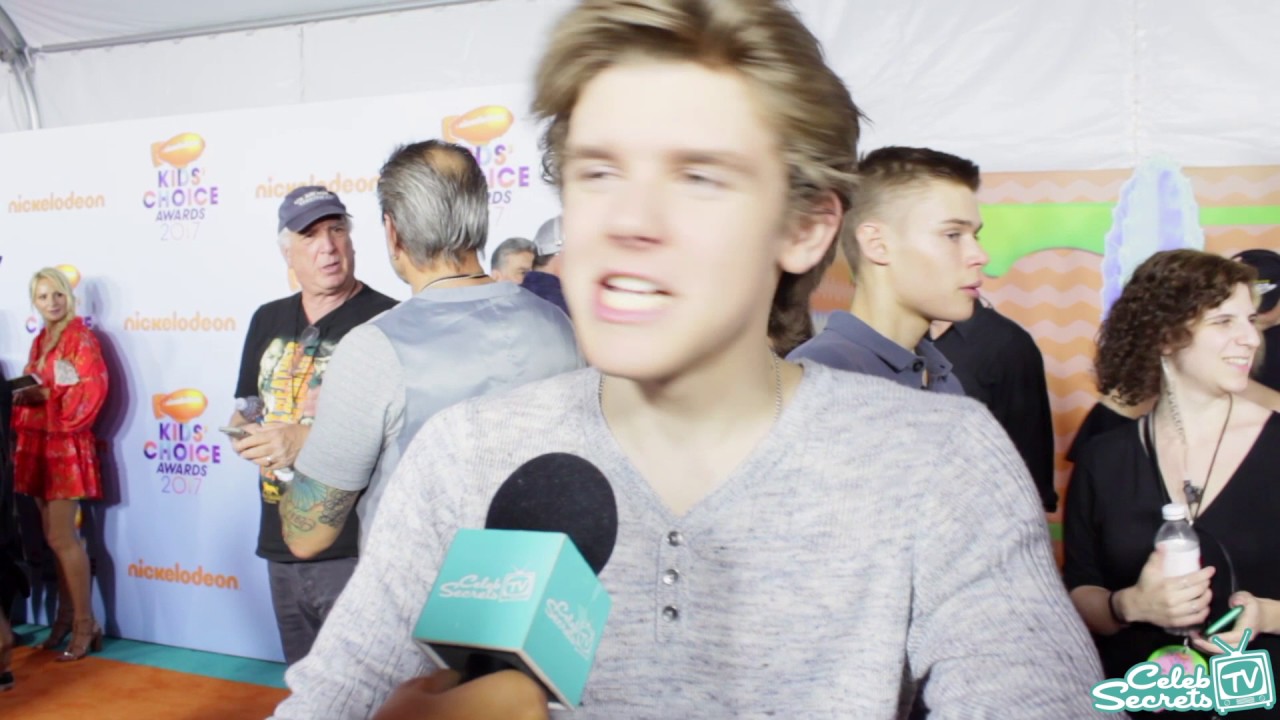 Sean Ryan Fox Interview: 2017 Kids' Choice Awards | CELEB SECRETS - YouTube