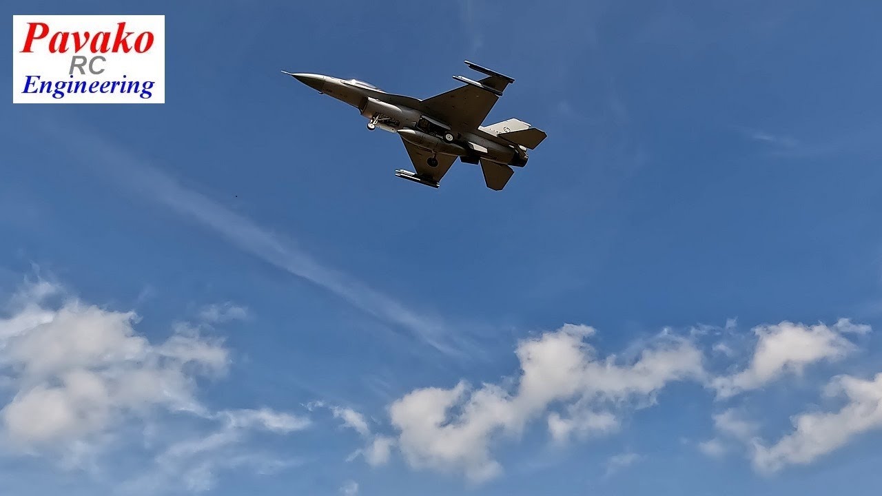 F16 final approaches - YouTube