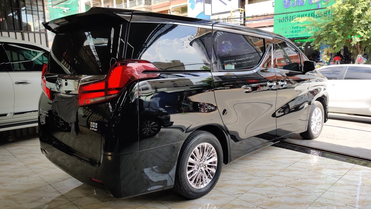 This is Toyota Alphard - VIP Business Van - YouTube