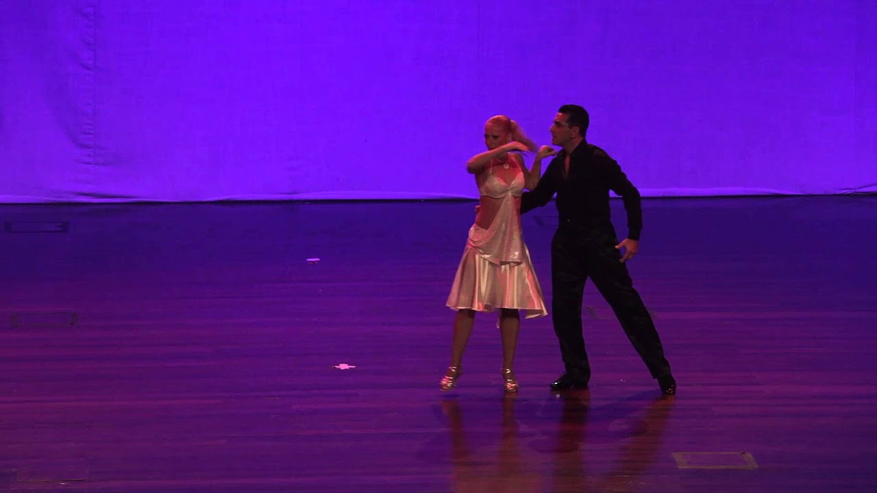 World Hug Dance Festival Gladys & Oscar - YouTube