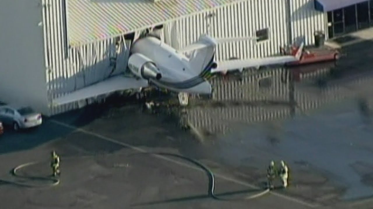 Plane crashes into airport hangar during engine test in Chino ...