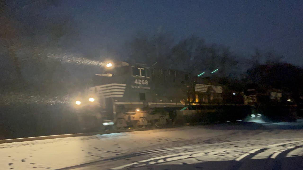 NS 4268 leads a LARGE 38G - YouTube