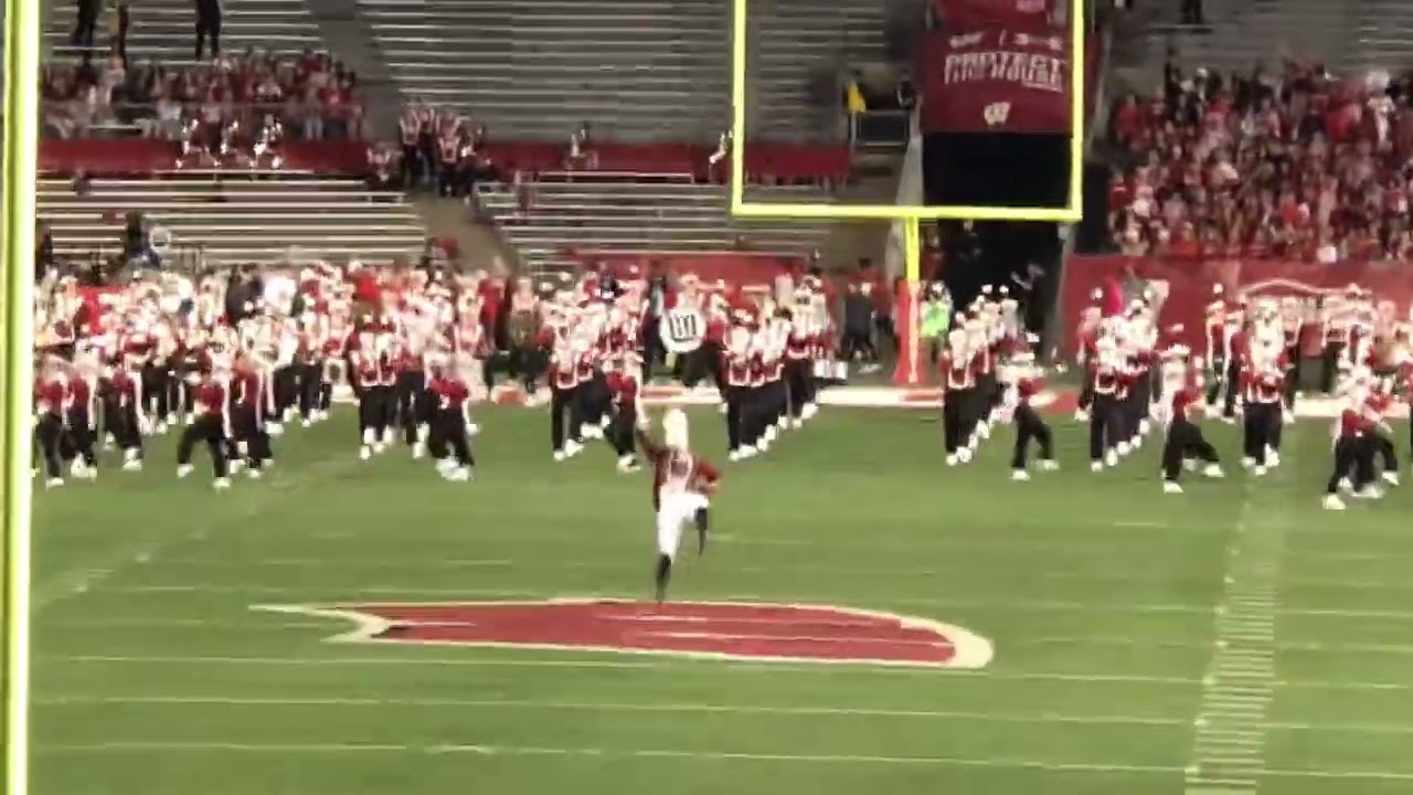 The University of Wisconsin Marching Band - Entrance and On, Wisconsin ...