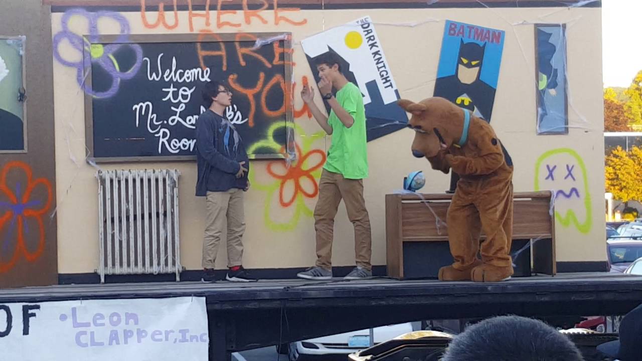 Stroudsburg Class of 2017 Scooby-Doo Homecoming Float - YouTube