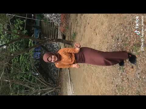 Tiktok id: SMA hayatun_jumaini jago goyang