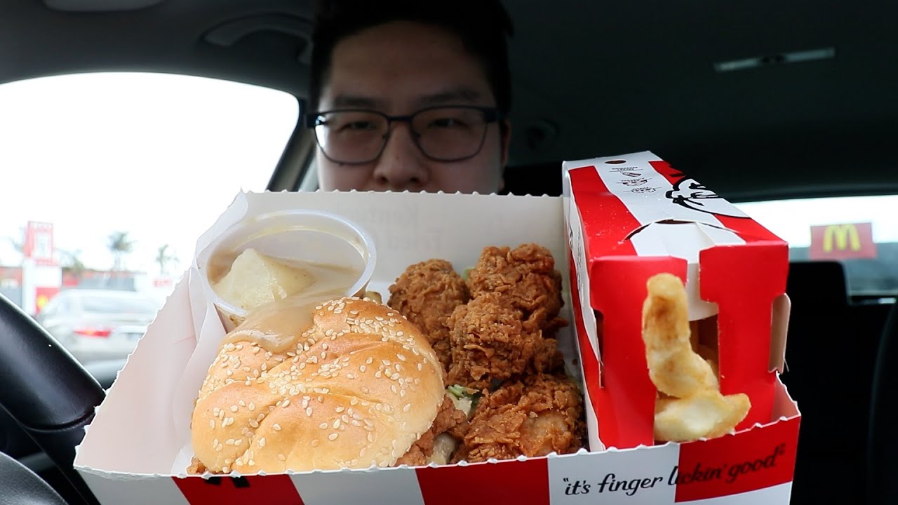 Eating KFC's Spicy Zinger Burger Box! - YouTube