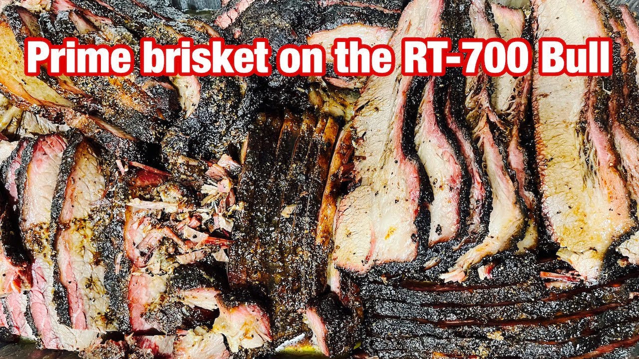Prime Briskets on the RT-700 recteq Bull - YouTube