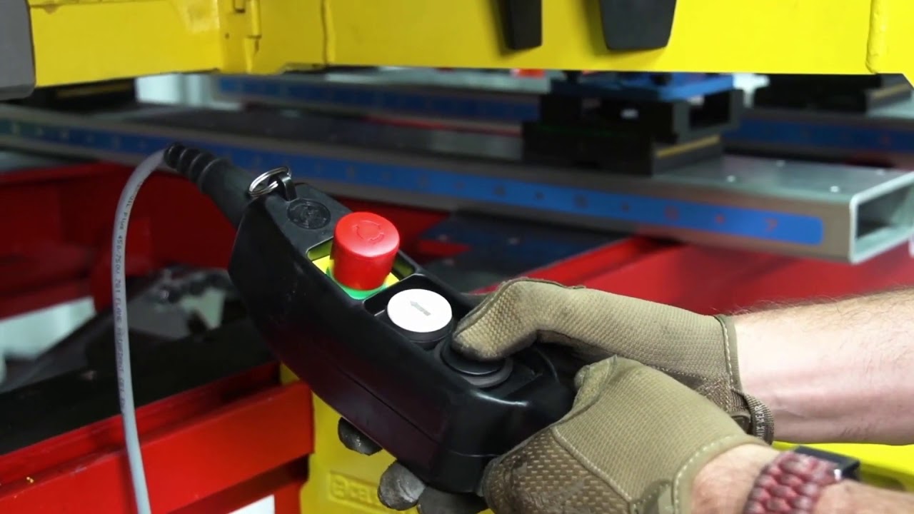 Celette Griffon XL Drive-On Jig Bench in Action - YouTube