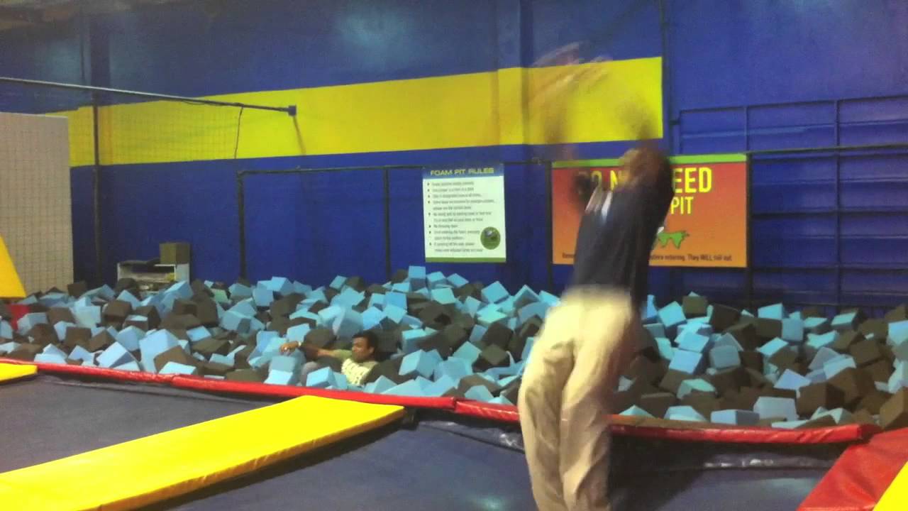 First time at Sky high trampoline - YouTube