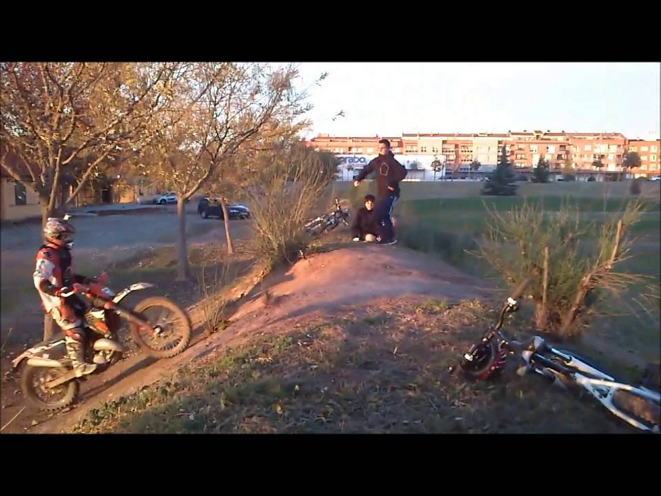 Ktm exc 125 jump - YouTube