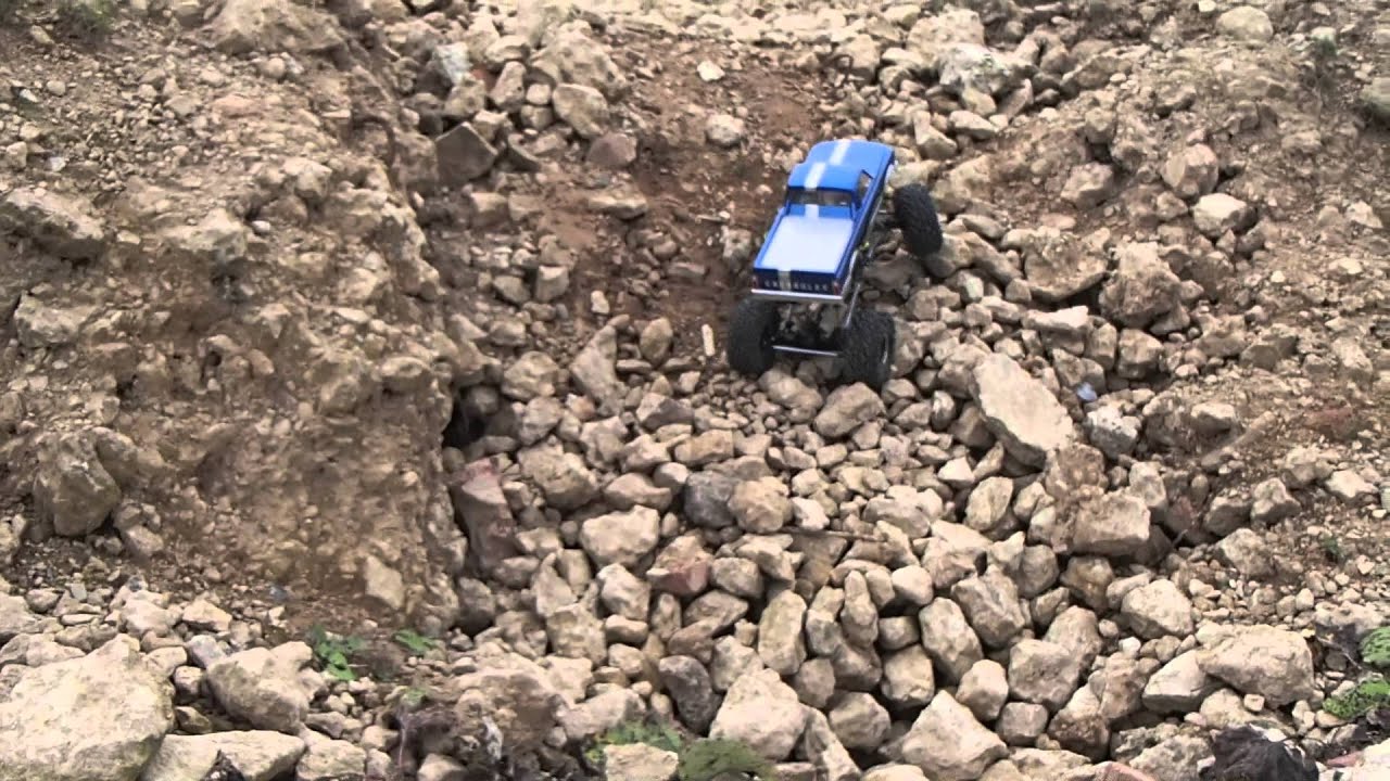 Maverick Scout Rock Crawling - YouTube