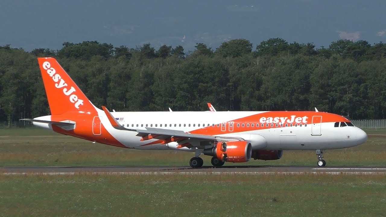 easyJet Airbus A320 landing at Graz Airport | OE-IZJ - YouTube