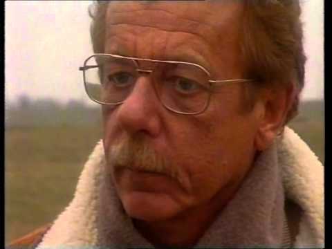Martin Simek interviewt Piet Vroon 1 april 1996 - YouTube