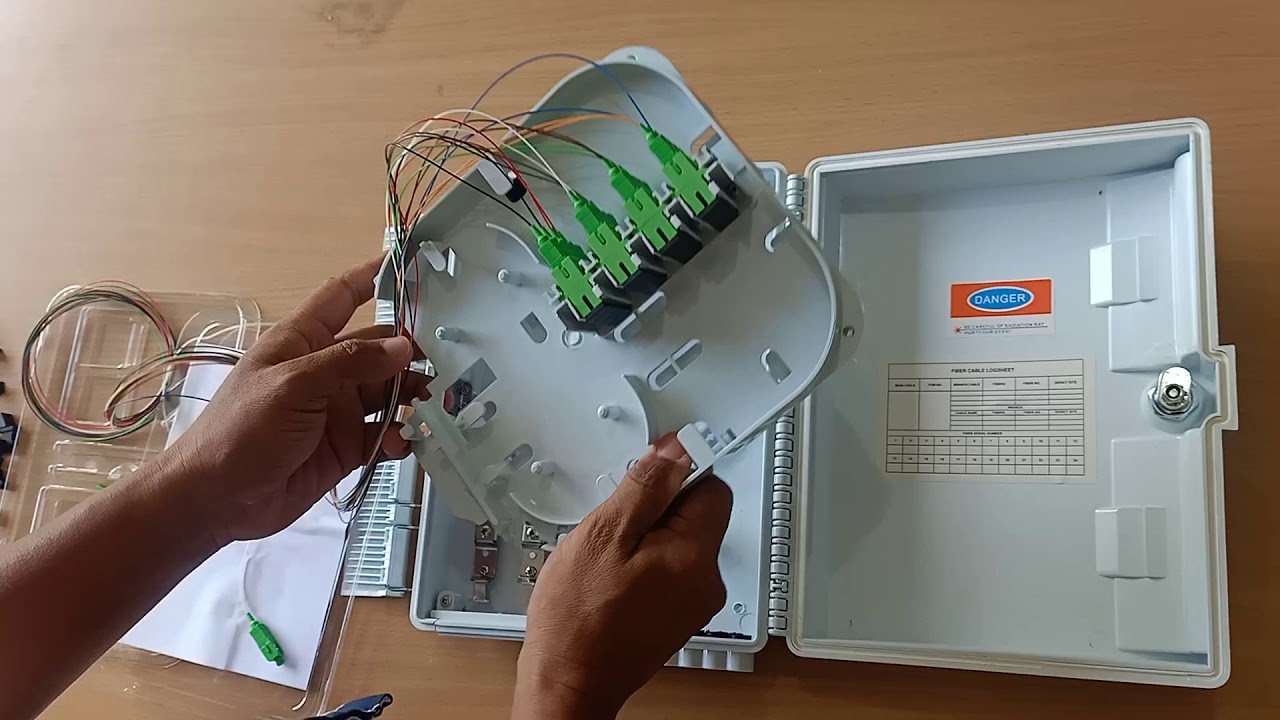 pemasangan Splitter optic 16 way di ODP 16 port - YouTube