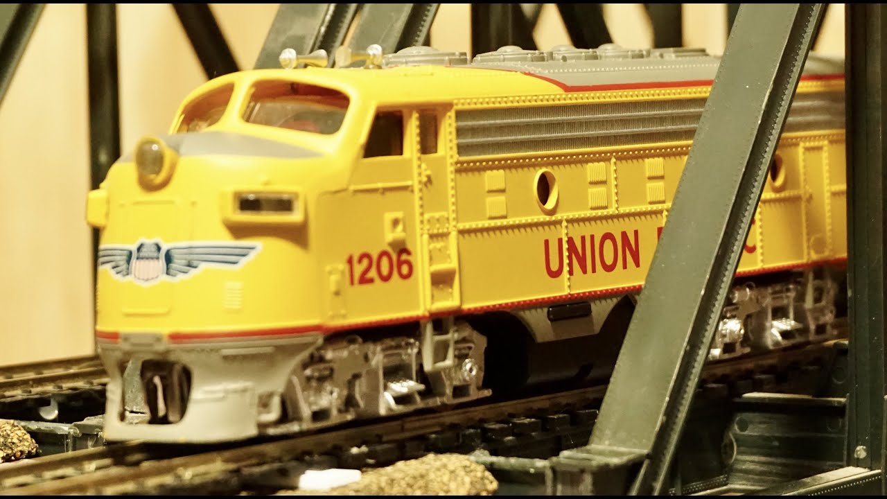 Restoring this EMD F unit by Bachman - YouTube