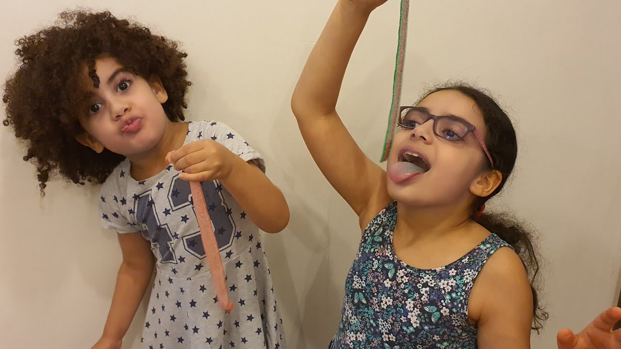 Sour sweets challenge 🙈 تحدى الحلويات اللاذعة - YouTube