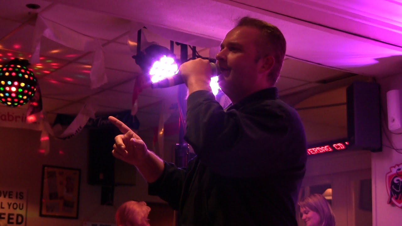 René Troost in een woonwagen ben ik geboren in de Ambiance te Zelzate ...