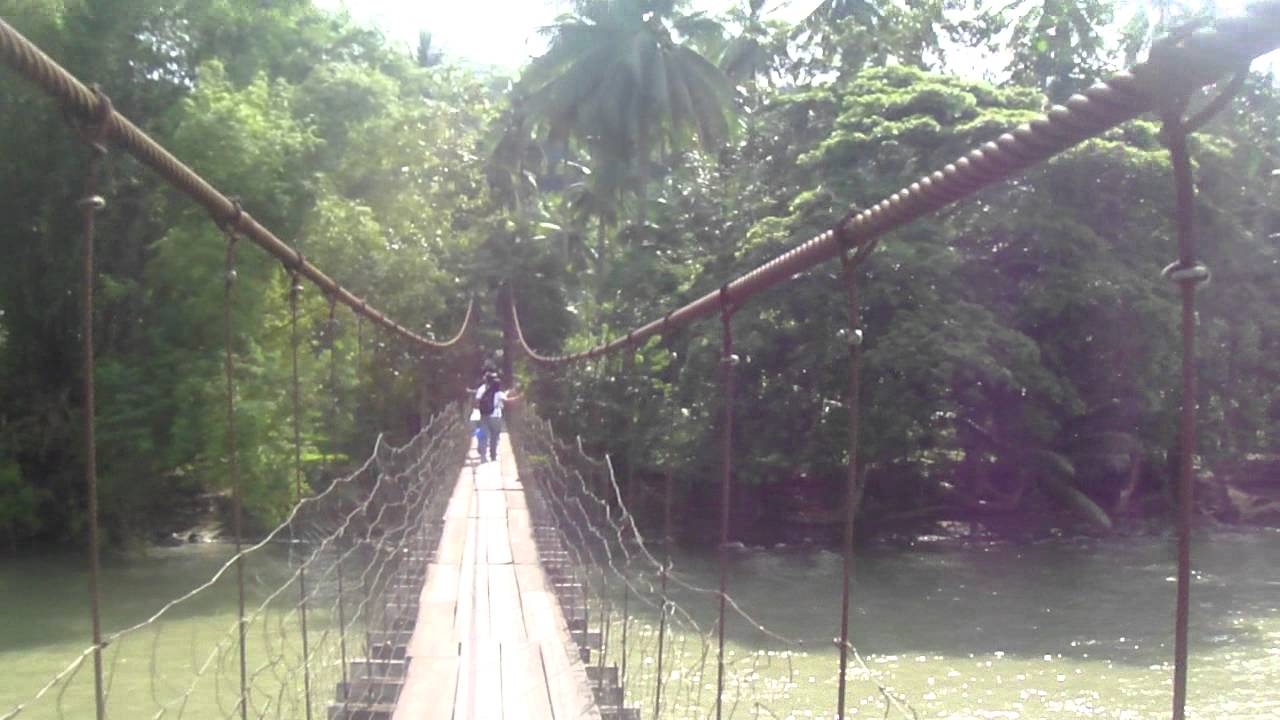 Foot Bridge at Lampianao Calinan - YouTube