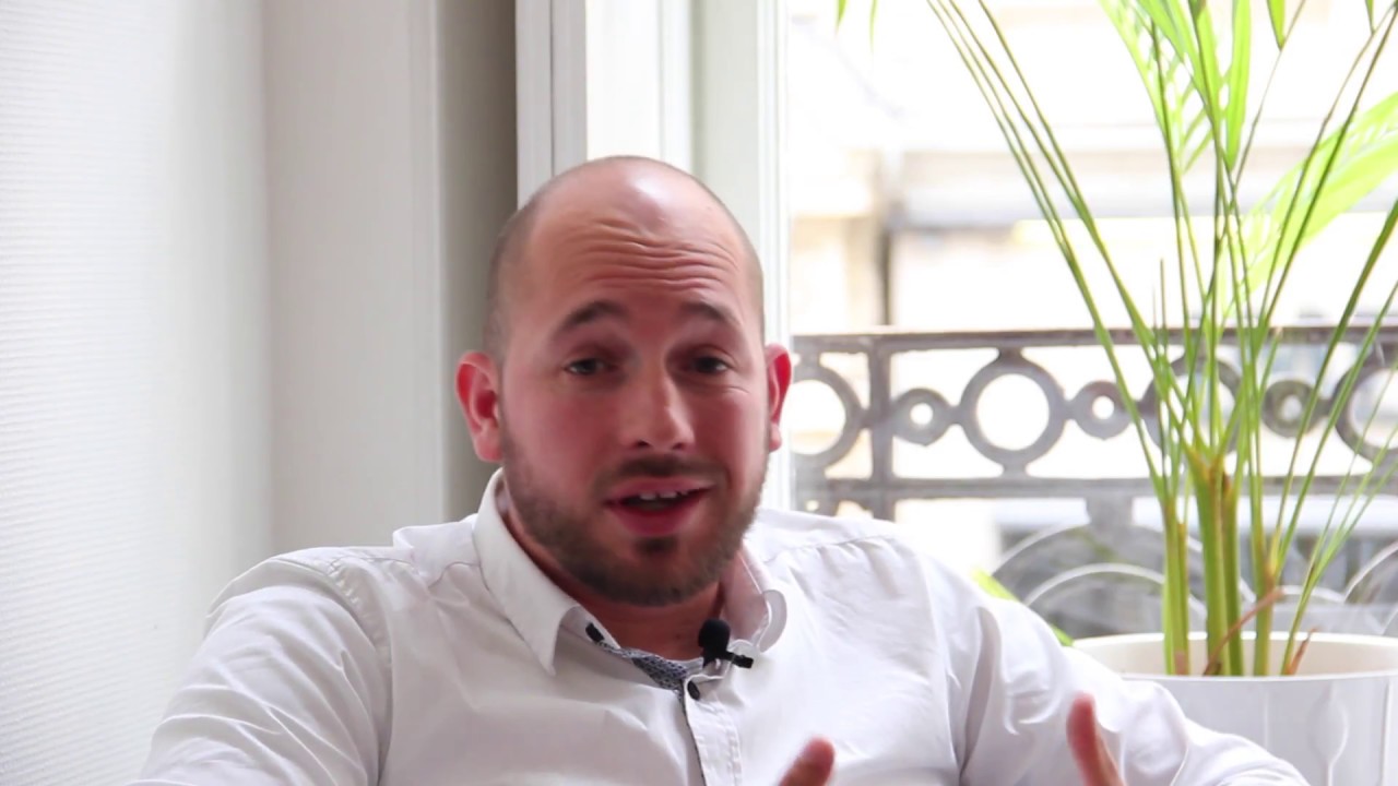 Kévin Moiteaux, jeune dirigeant des imprimeries Poncet - YouTube