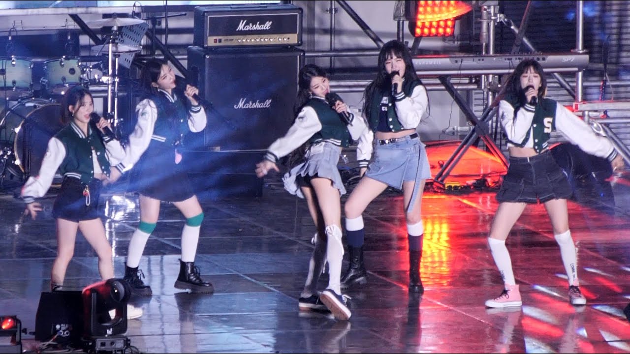 230503 센스과잠의상 아이브(IVE) - 'I AM' 4K Cam (성균관대축제) - YouTube