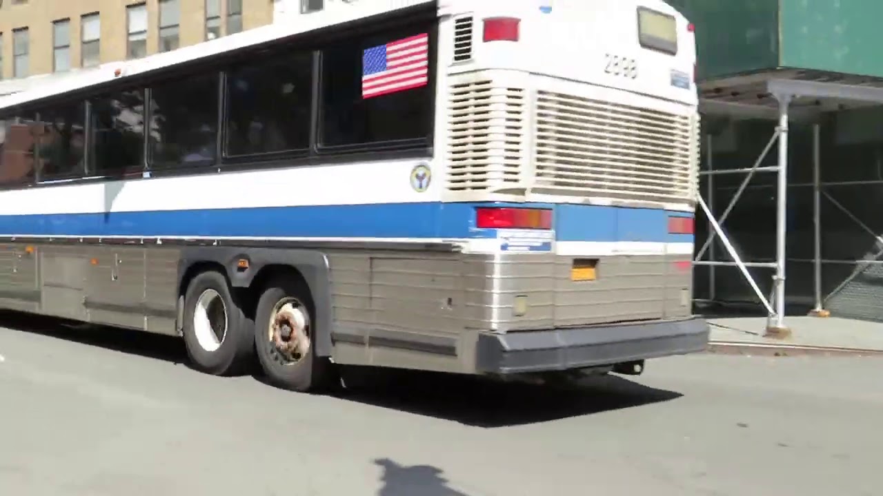 MTA NYCT Bus: 2002 MCI Commuter Coach D4500 #2898 on the Sim1C @Trinity ...