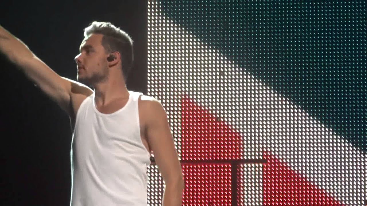 One Direction (1D) - "One Thing" the Coles version! Live in Sydney ...