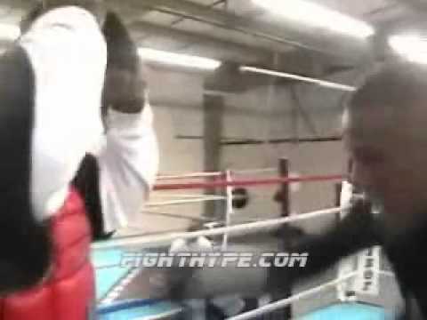 FLOYD FLASHBACK: MAYWEATHER TRAINING FOR DE LA HOYA - YouTube