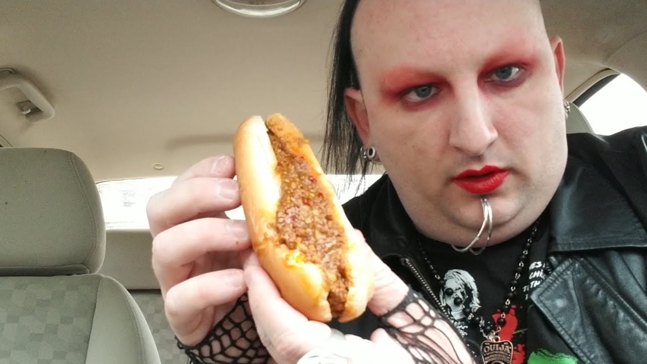 Woody's Restaurant Hot Dog Review - YouTube