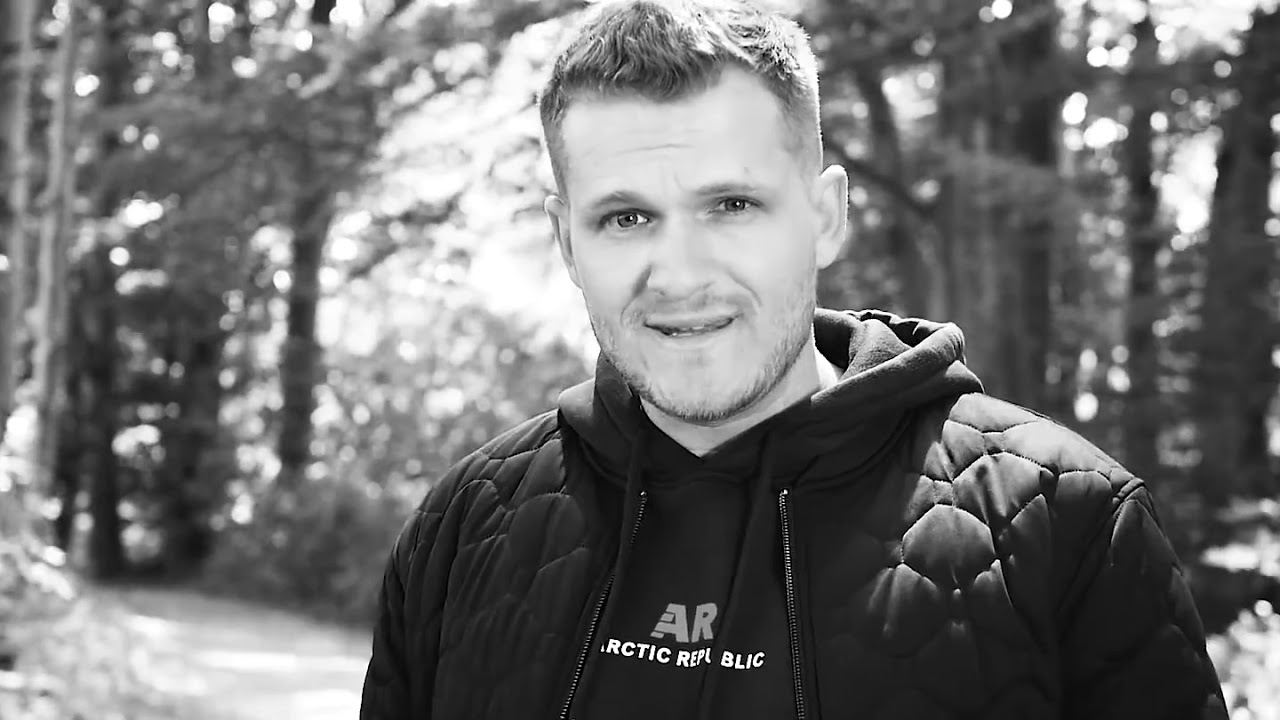 Chris Ares – Fremdbestimmt [Musikvideo offiziell] - YouTube