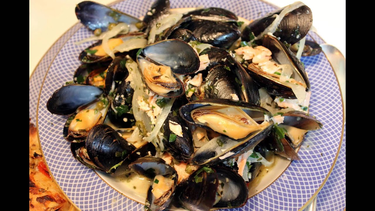 Mussels, French Style with White Wine, Cream and Capers - YouTube